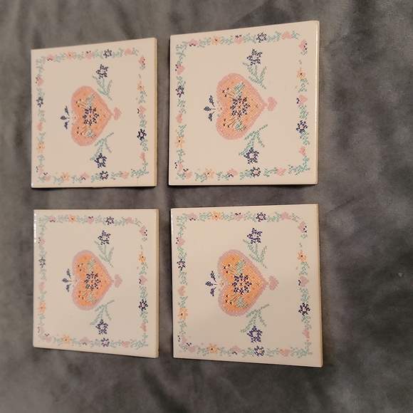 price | Kitchen | 25 Cute Heart And Flower Tile Coasters | Poshmark
